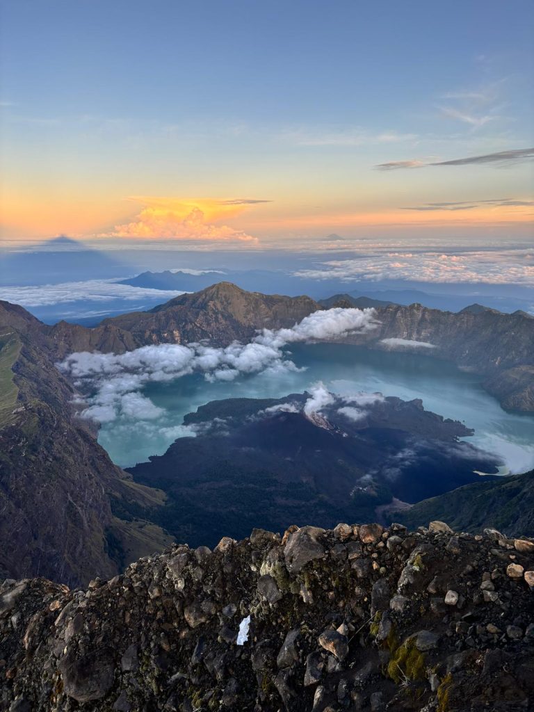 The Ultimate Guide to Trekking Mount Rinjani: Routes, Tips, and What to ...